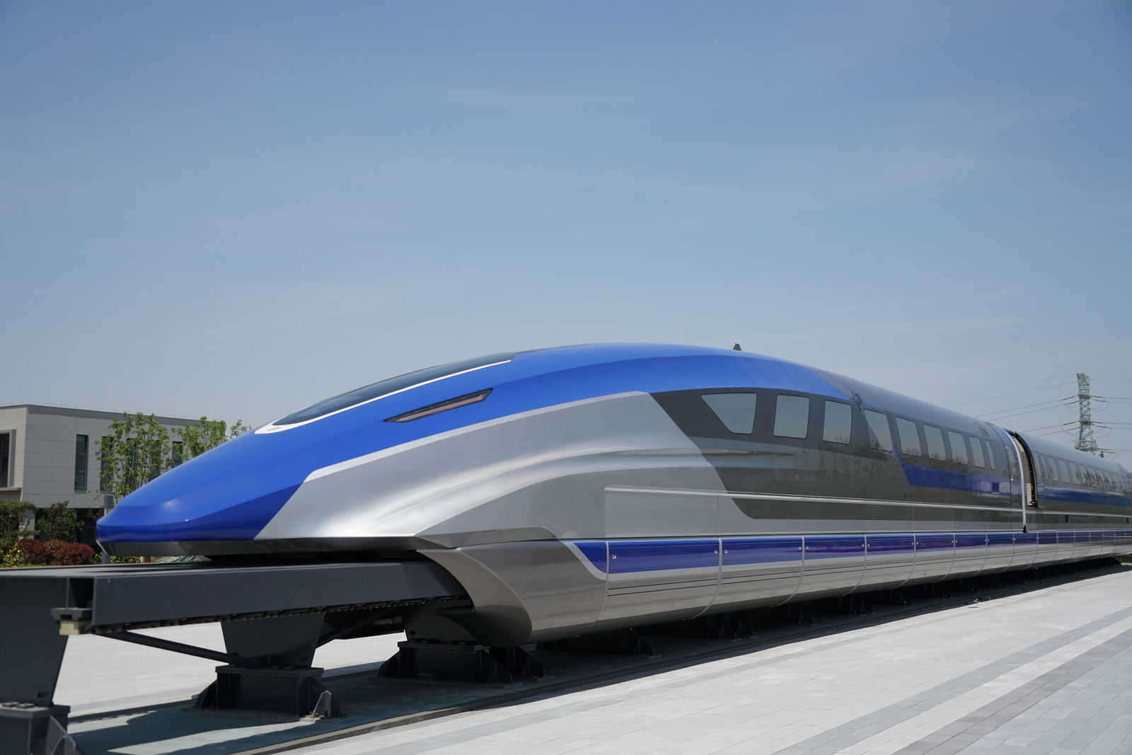 Kinezi predstavili maglev: Toliko brz da još nema linije na kojoj bi ... Kinezi predstavili maglev: Toliko brz da još nema linije na kojoj bi ...